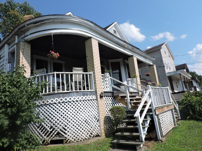 What’s it like to live in the childhood home of Charles Manson? | News ...